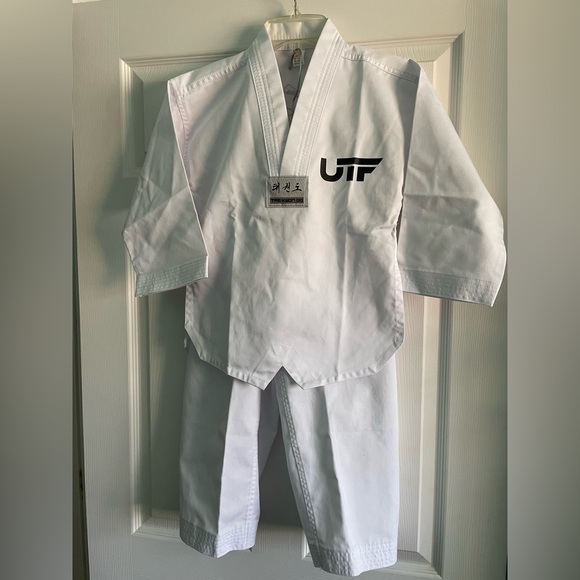 UTF | Other | Rae Kwon Do Childs Martial Arts Uniform Gi 0020 Cm White ...